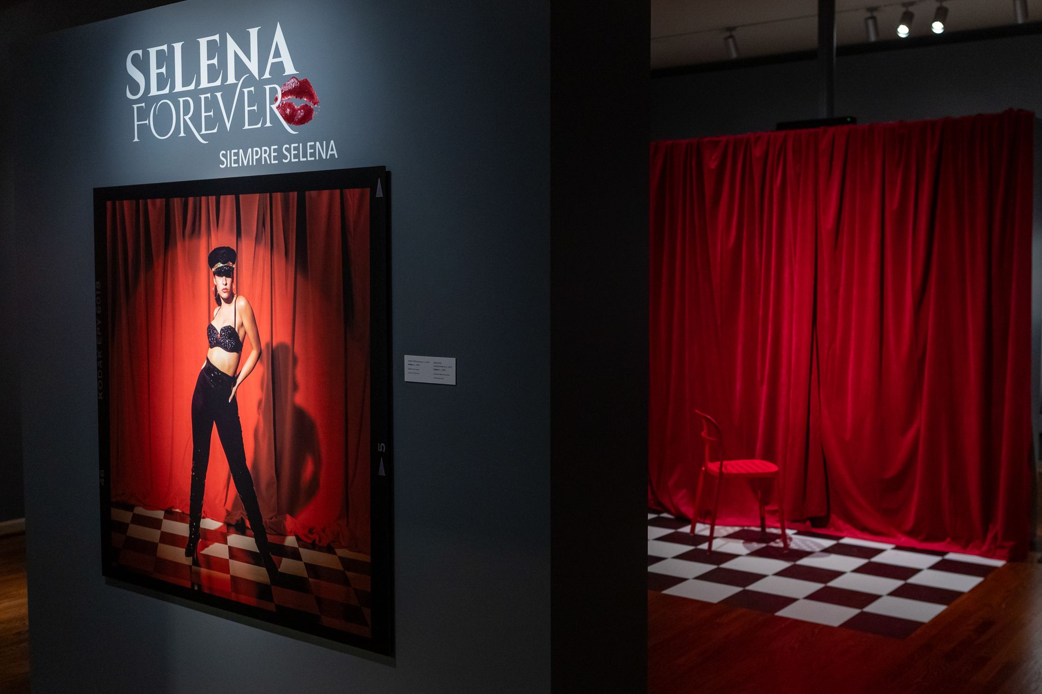 'Selena Forever' showcases large-scale Selena portraits