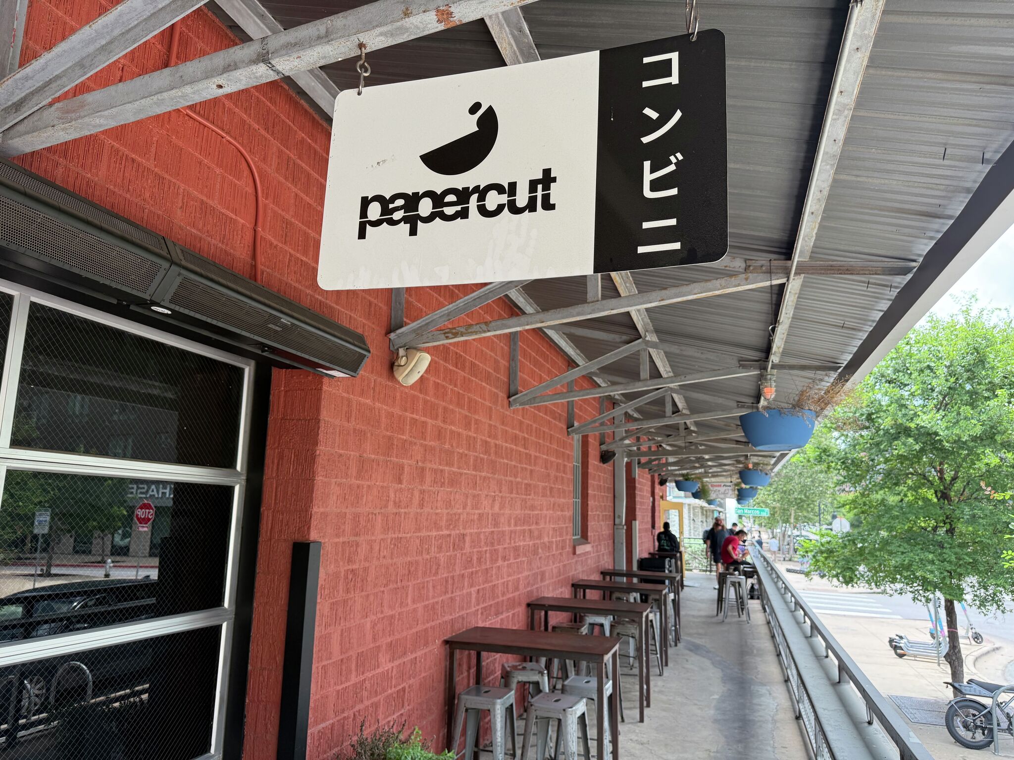East Austin lounge named one of Esquire's 14 'Best Bars in America'