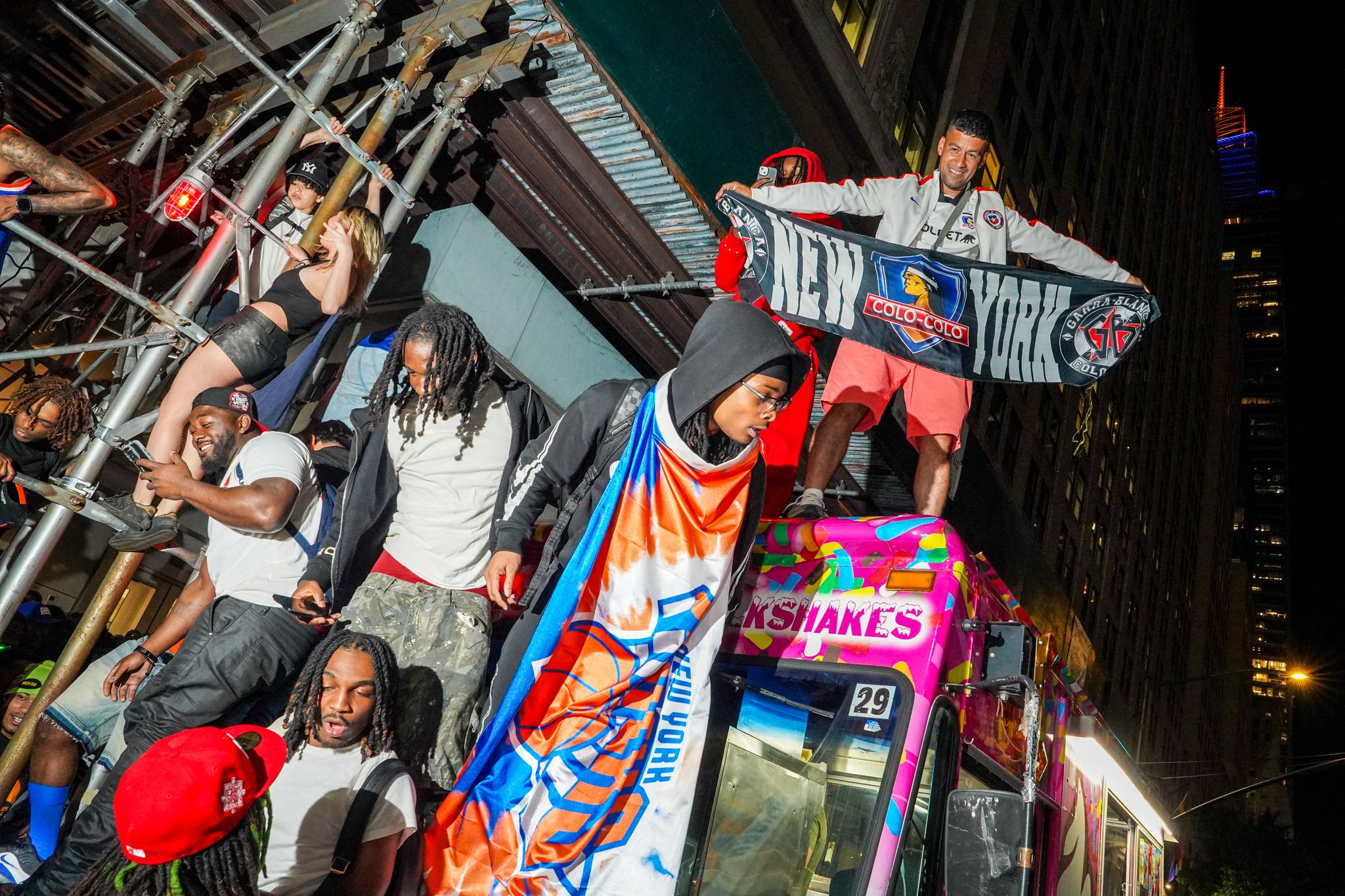 A ‘secure zone’ stops Knicks fans from gathering outside MSG, rankling ...