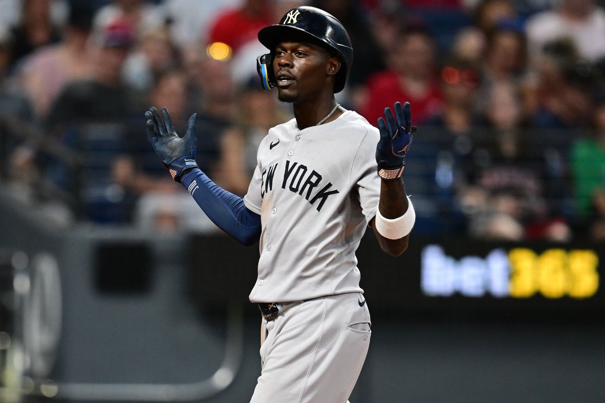 Chisholm's home run leading off the 8th gives Yankees 3-2 victory over ...