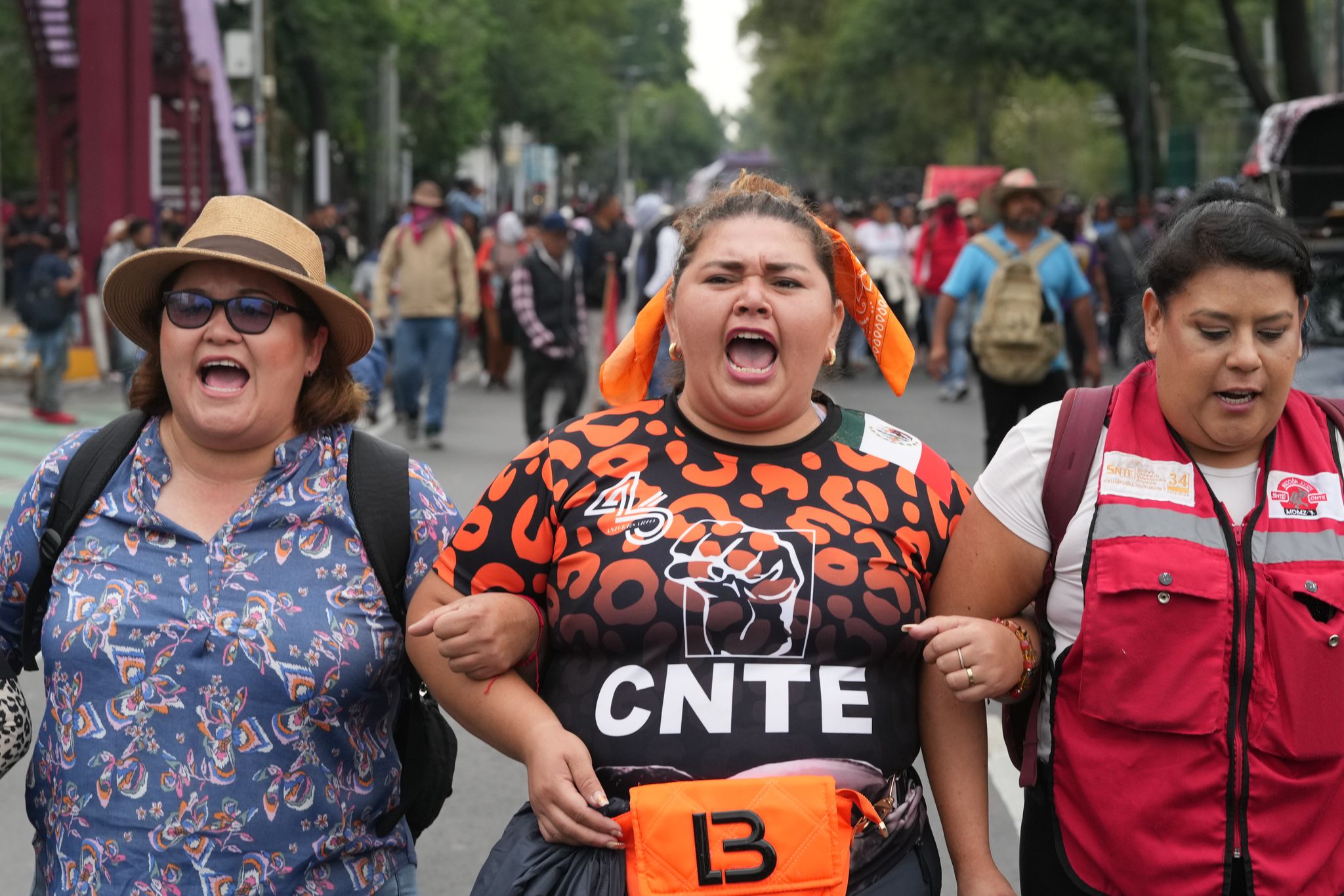Celebrations clash with social tensions in Mexico on the eve of the ...