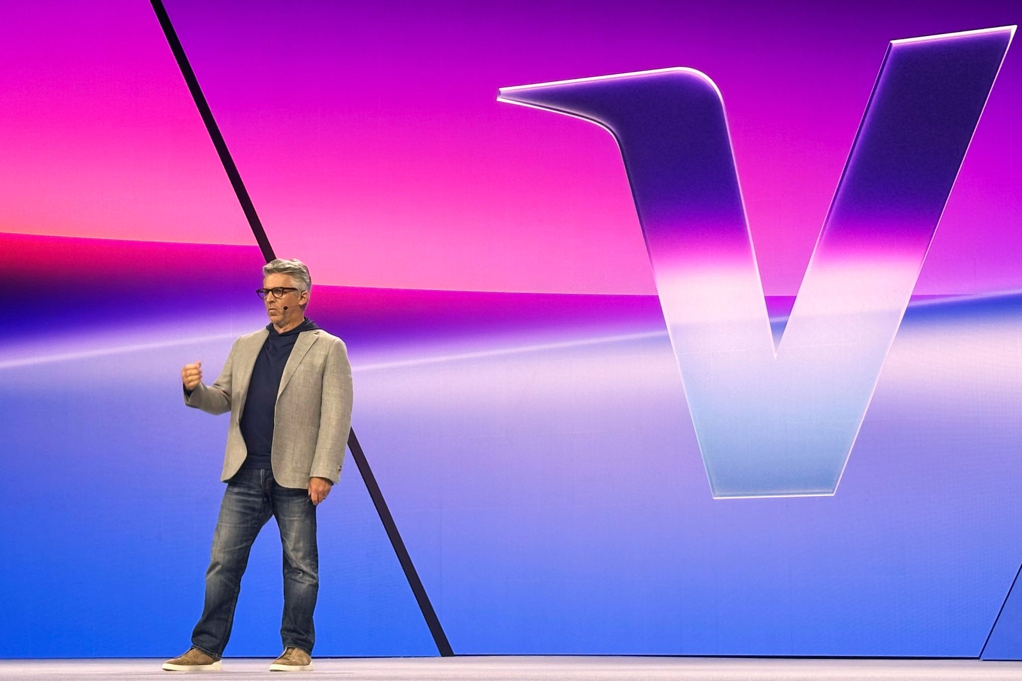 Visa plugs its payment network into ChatGPT, letting AI agents shop and ...