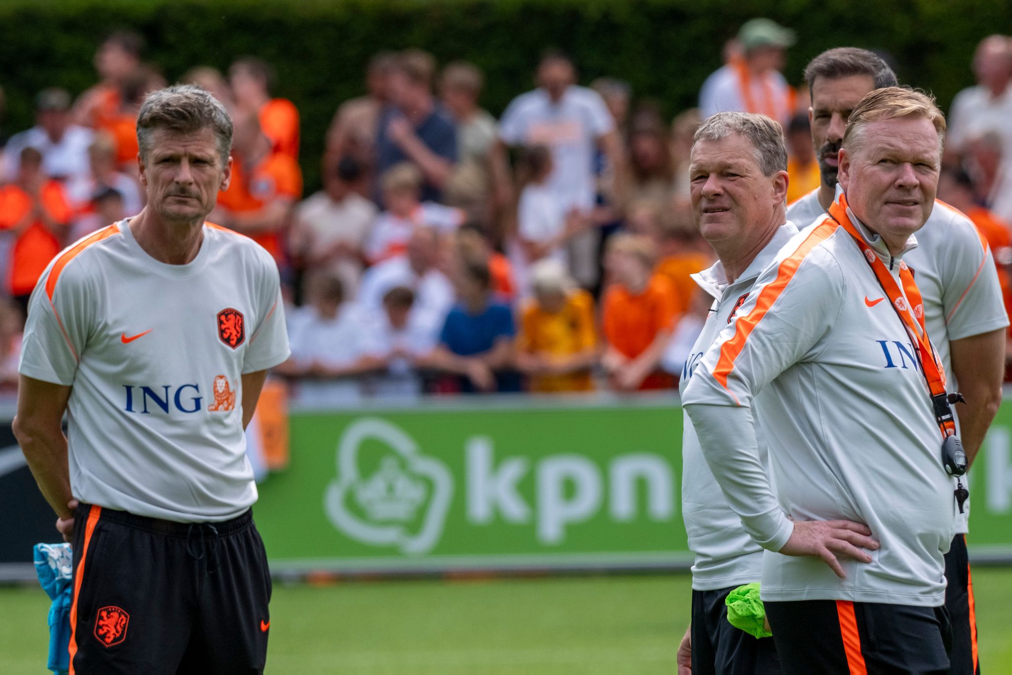 Netherlands keeper Bart Verbruggen day-to-day with hip injury ahead of ...