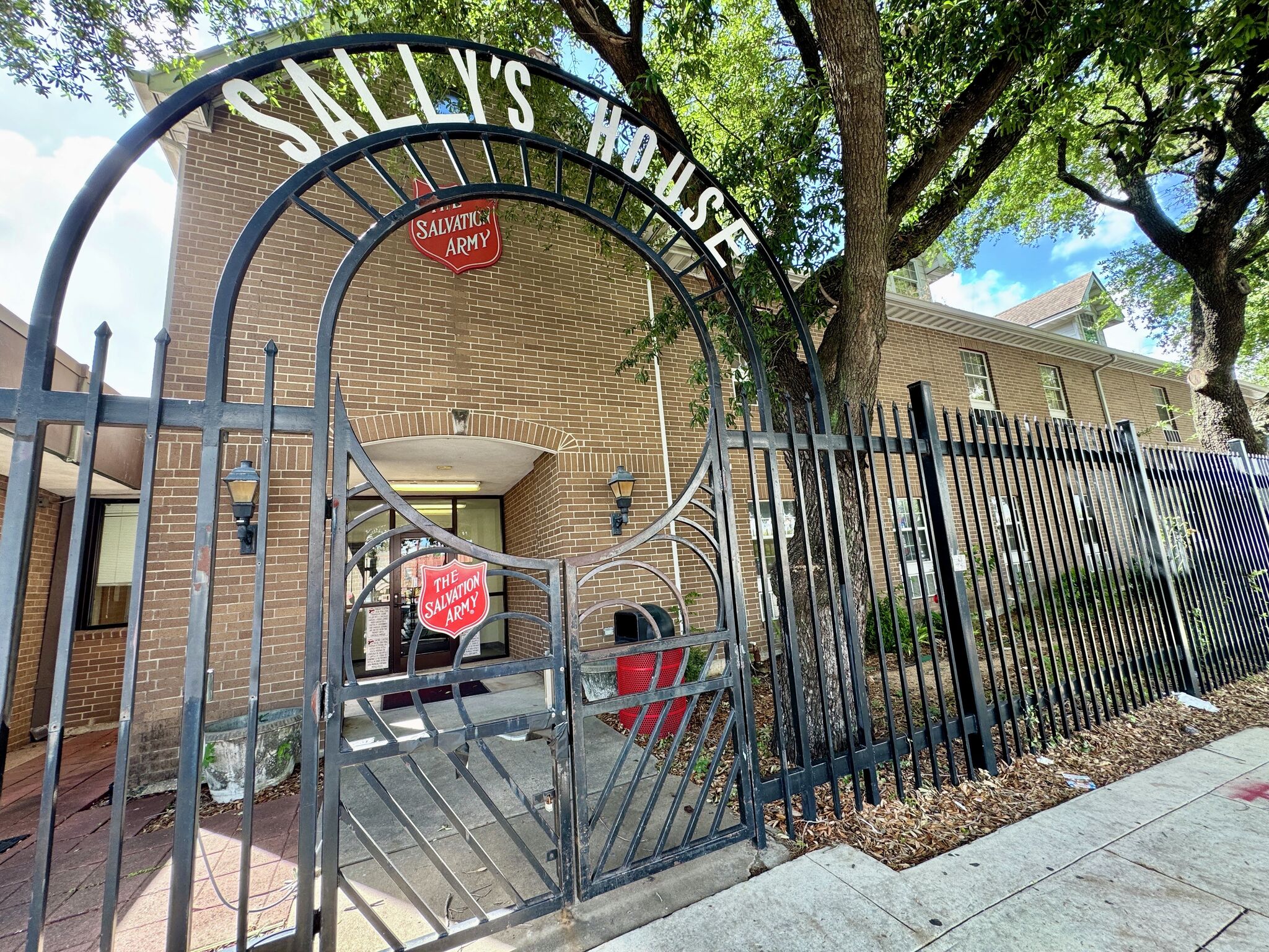 Turkey Leg Hut owner blames 'demise' of restaurant on husband