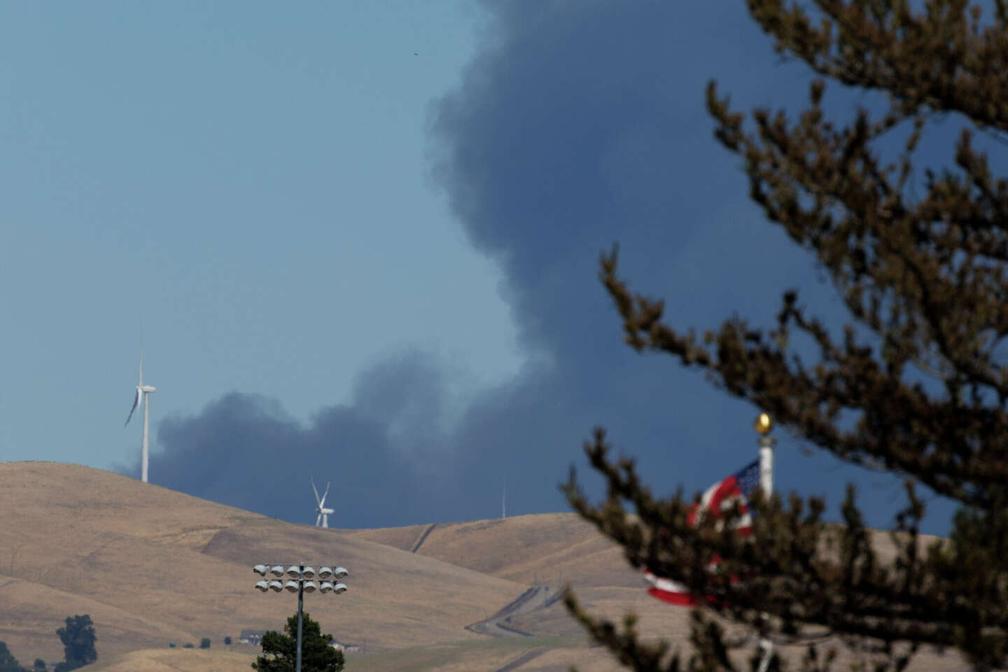 Massive Tracy warehouse fire sends black smoke across Bay Area