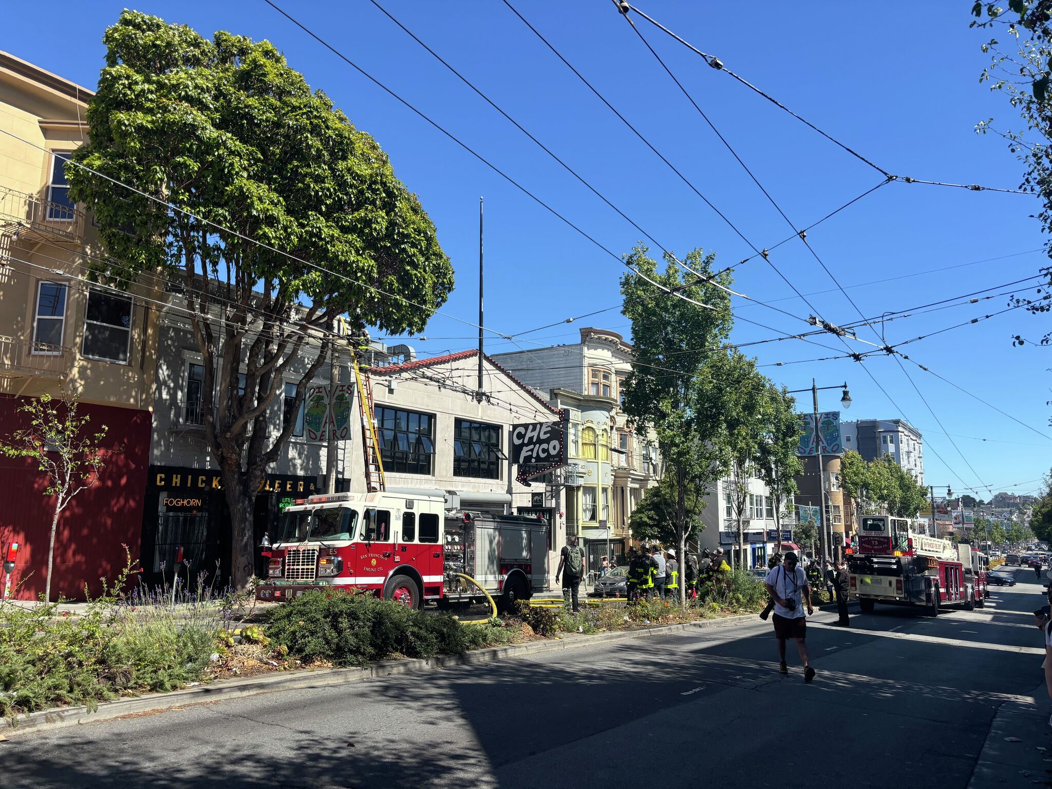 Fire erupts near Alamo Square restaurants in S.F.