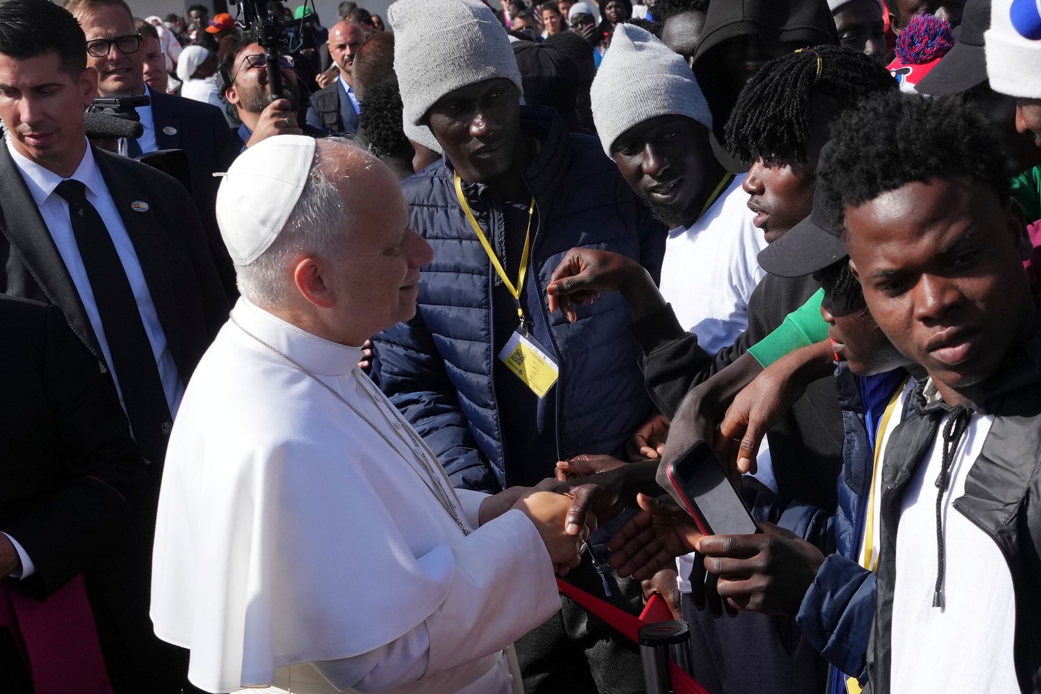 Pope tells traffickers of migrants in the Canary Islands: Stop, repent ...