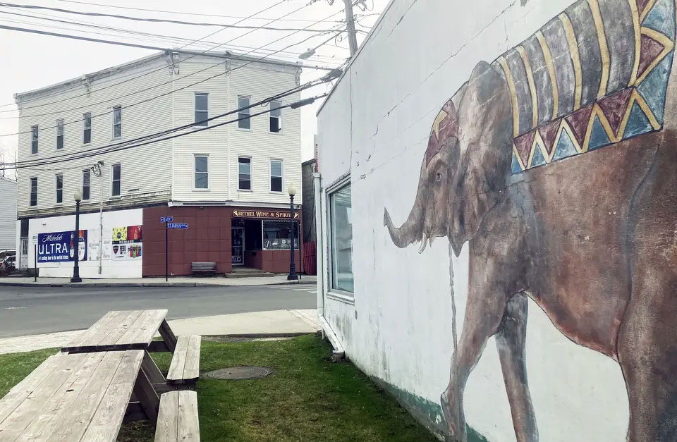 Parking deal advances apartments at P.T. Barnum Square in Bethel