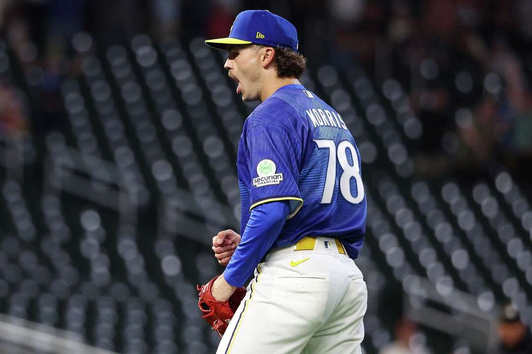 Clemens, Lewis, Lee homer off Stanek in the Twins' 9-8 win over the ...
