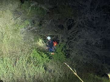 SF firefighters complete 7-hour cliff rescue at Land's End