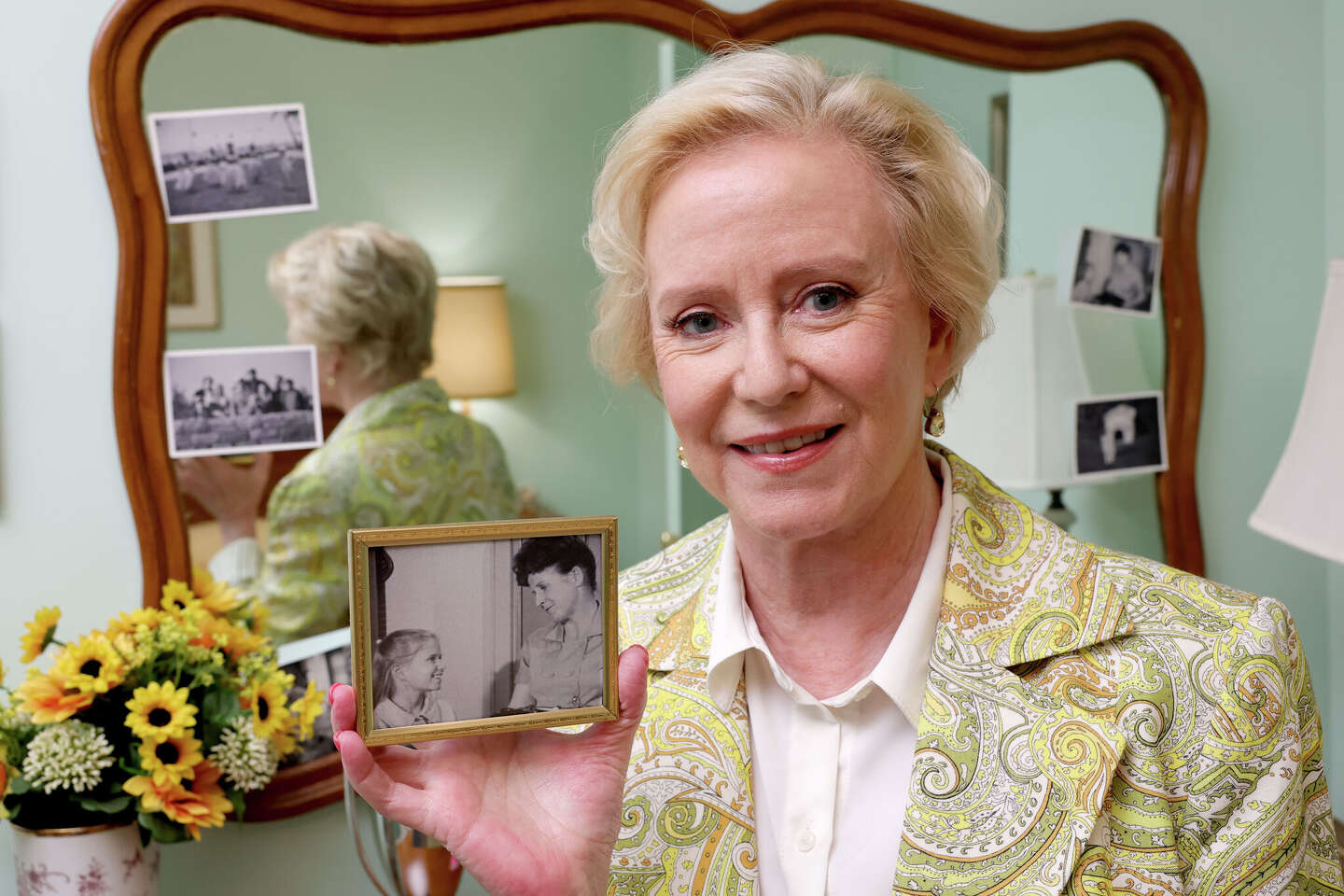 Eve Plumb appears in Connecticut for new memoir