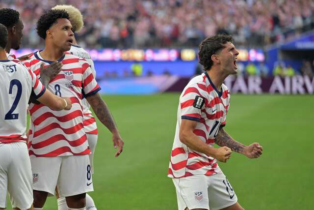 US forward Christian Pulisic trains separately in World Cup practice as ...