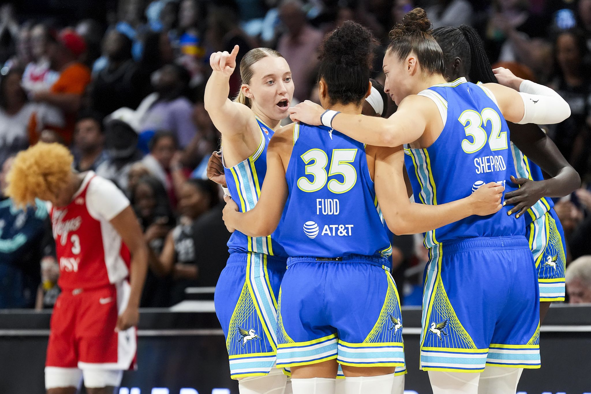 Dallas Wings blast defending champion Las Vegas Aces