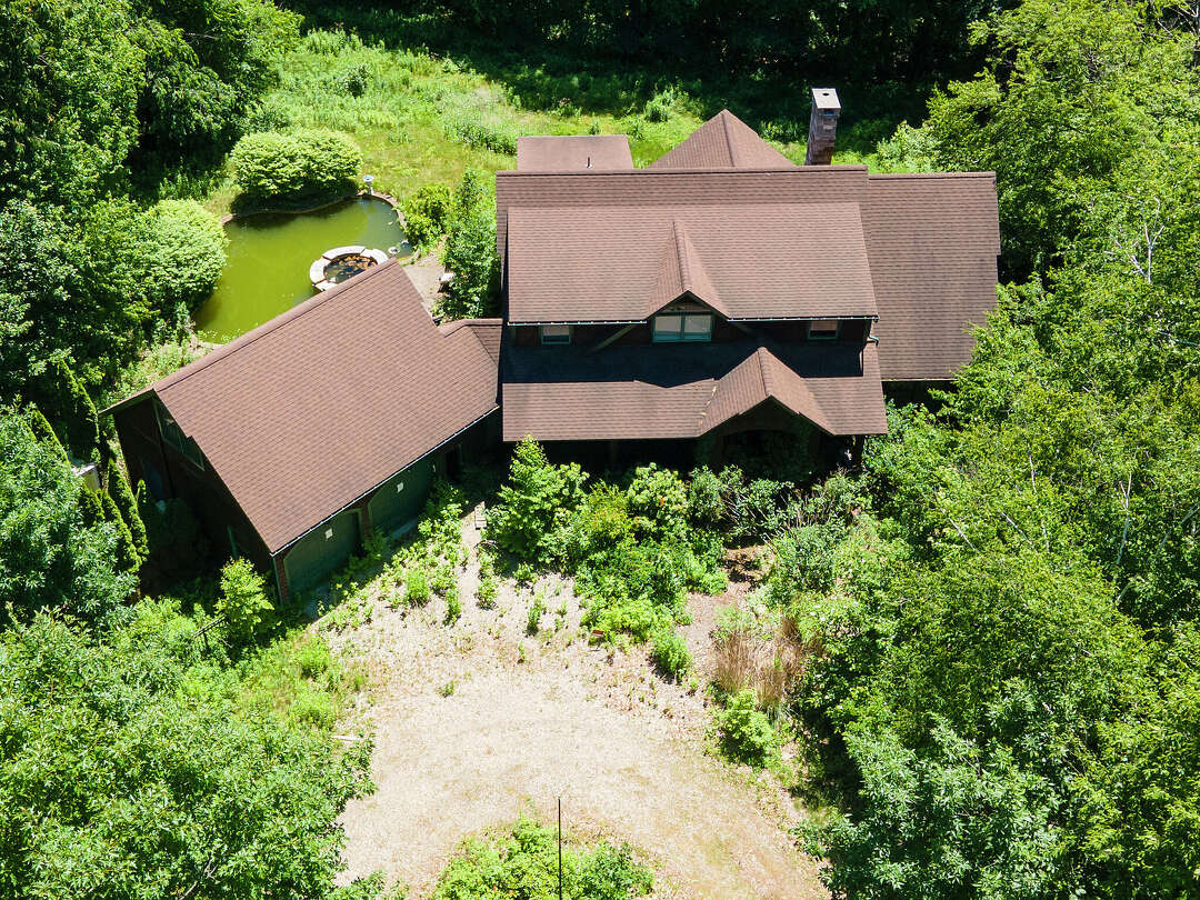 Skeletal remains of 3 people found in auctioned Burlington home: Cops