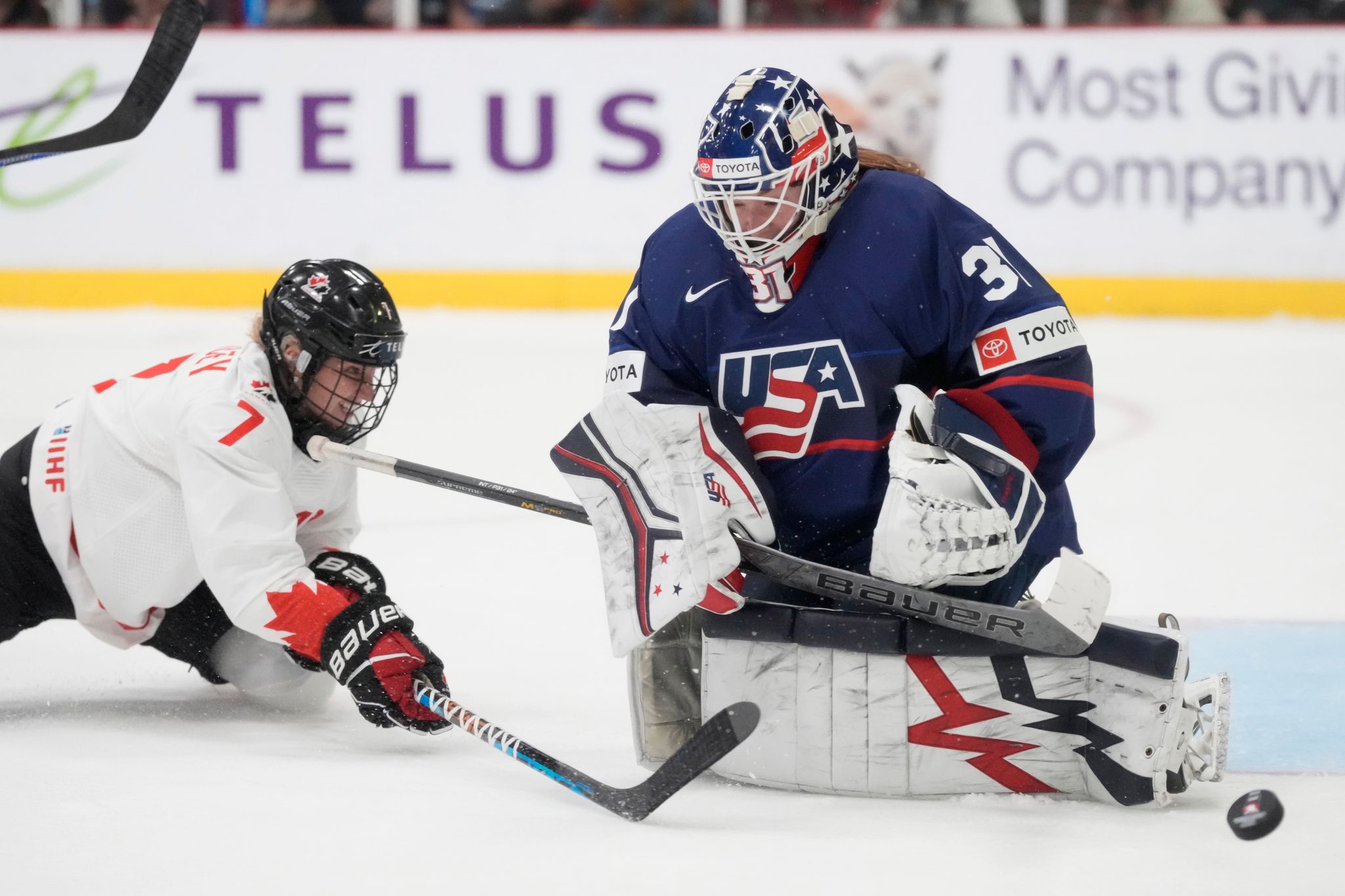 Fleet dominate PWHL awards, with Frankel winning Billie Jean King MVP ...