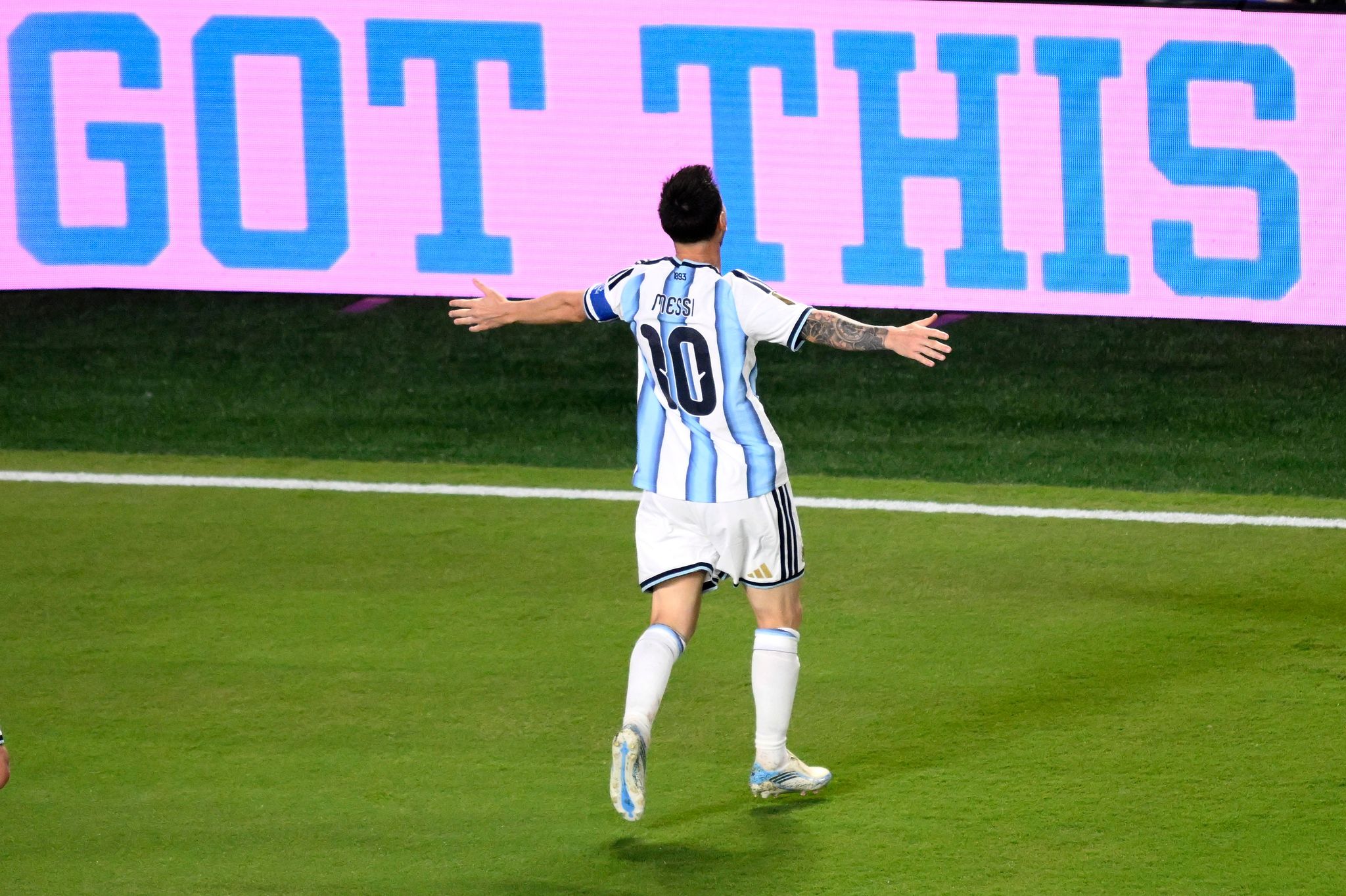 One Extraordinary Photo: Messi's 'Got This' moment