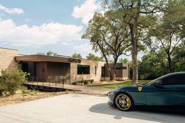 Photos: Modern Austin home for $7.9M with optional waterfront lot