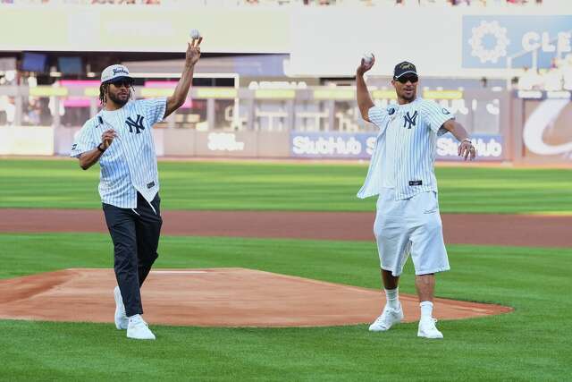 Brunson and Hart throw out first pitches at Yankee Stadium as Knicks ...