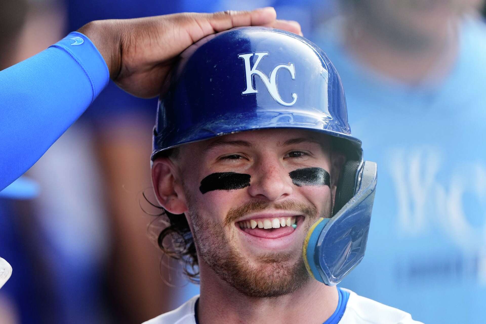 Royals' Bobby Witt Jr. leaves game with knee discomfort after making ...