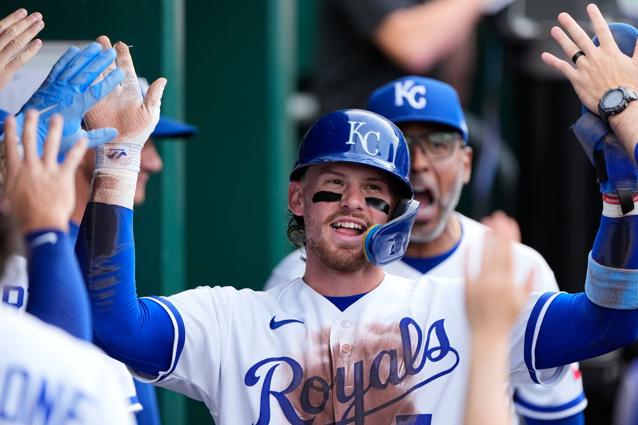Bobby Witt Jr. homers before leaving with knee injury in Royals' 14-6 ...