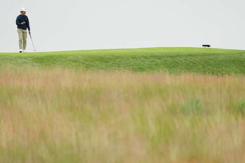 Dylan Wu laughs at himself after five-putting his first hole in the ...