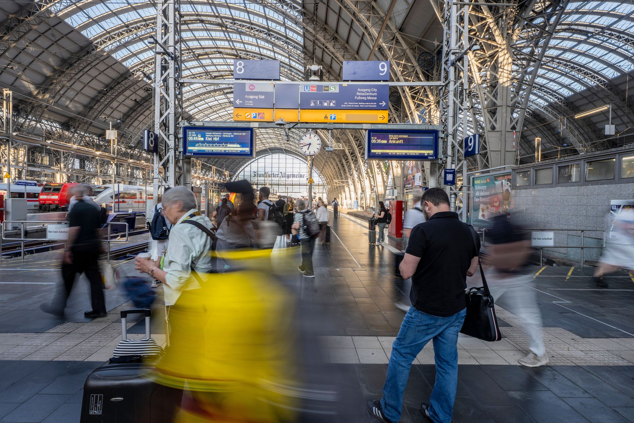 German trains running after communication outage but questions remain