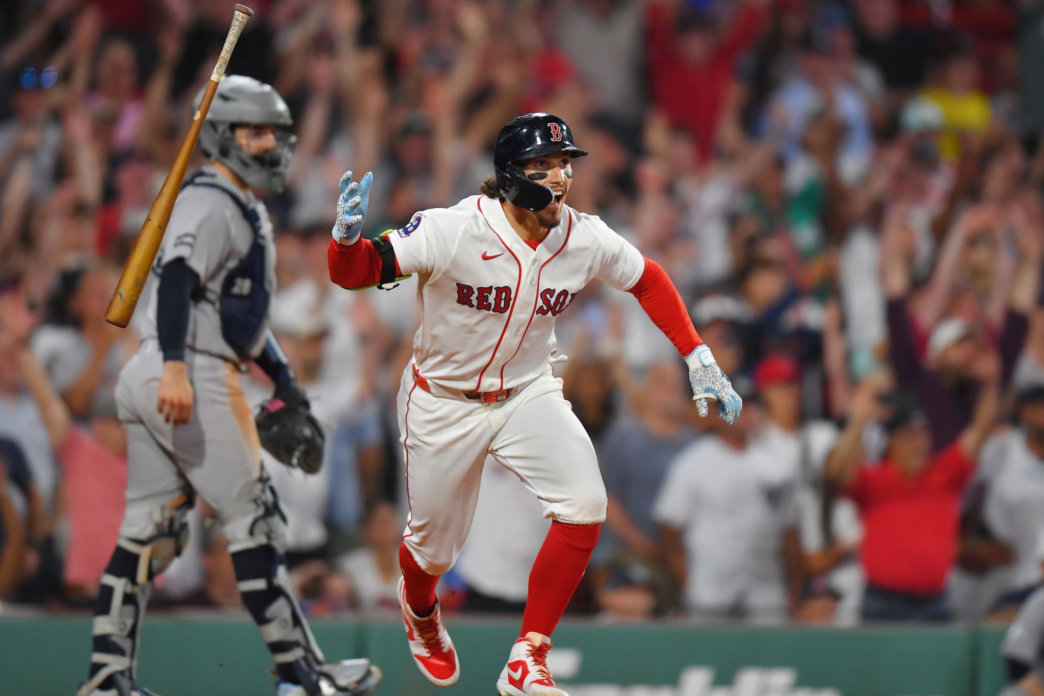 Red Sox rally past Yankees 5-4 in 10 innings to complete 4-game sweep ...