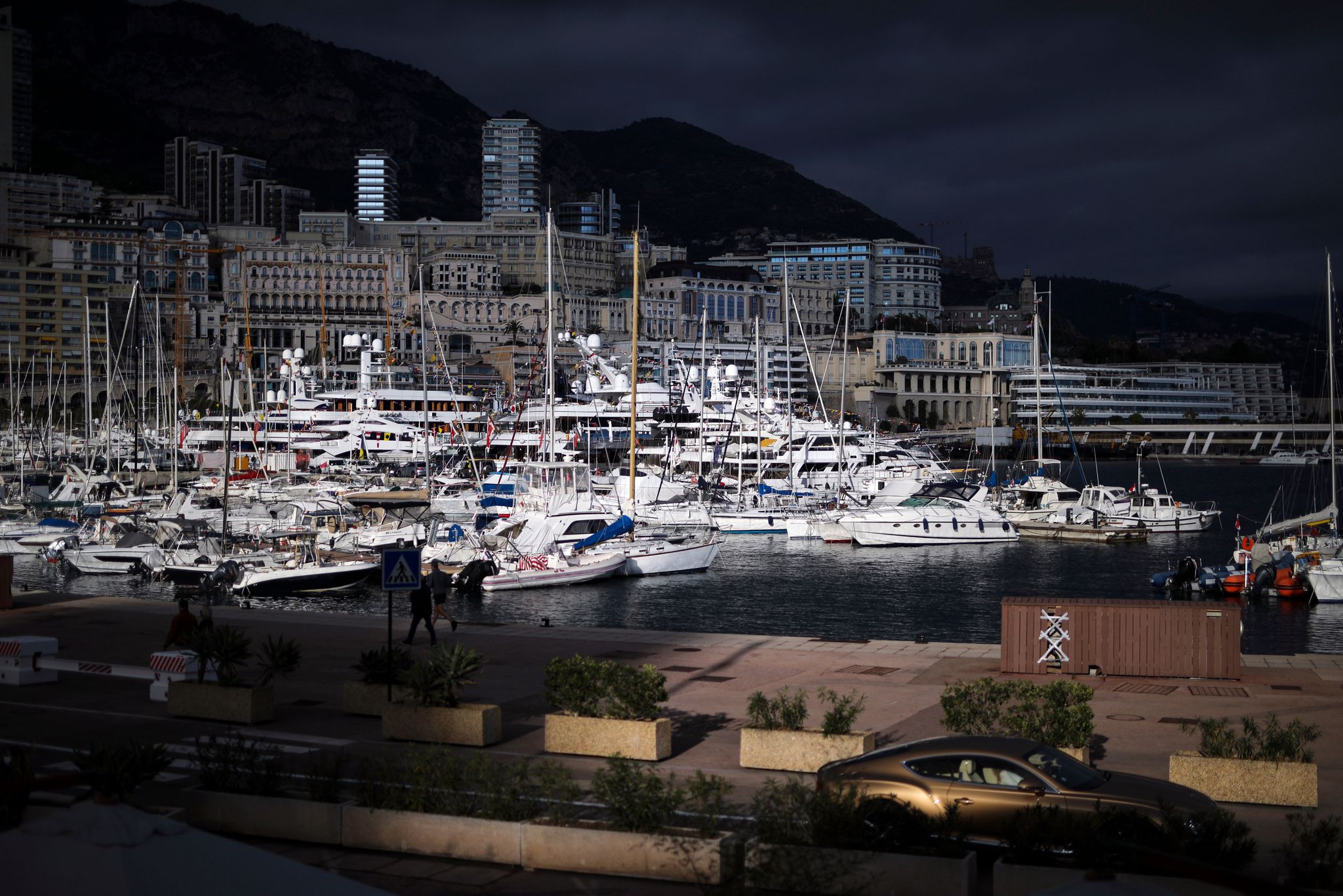Explosion in Monaco injures 3 including Ukrainian tycoon, and suspected ...