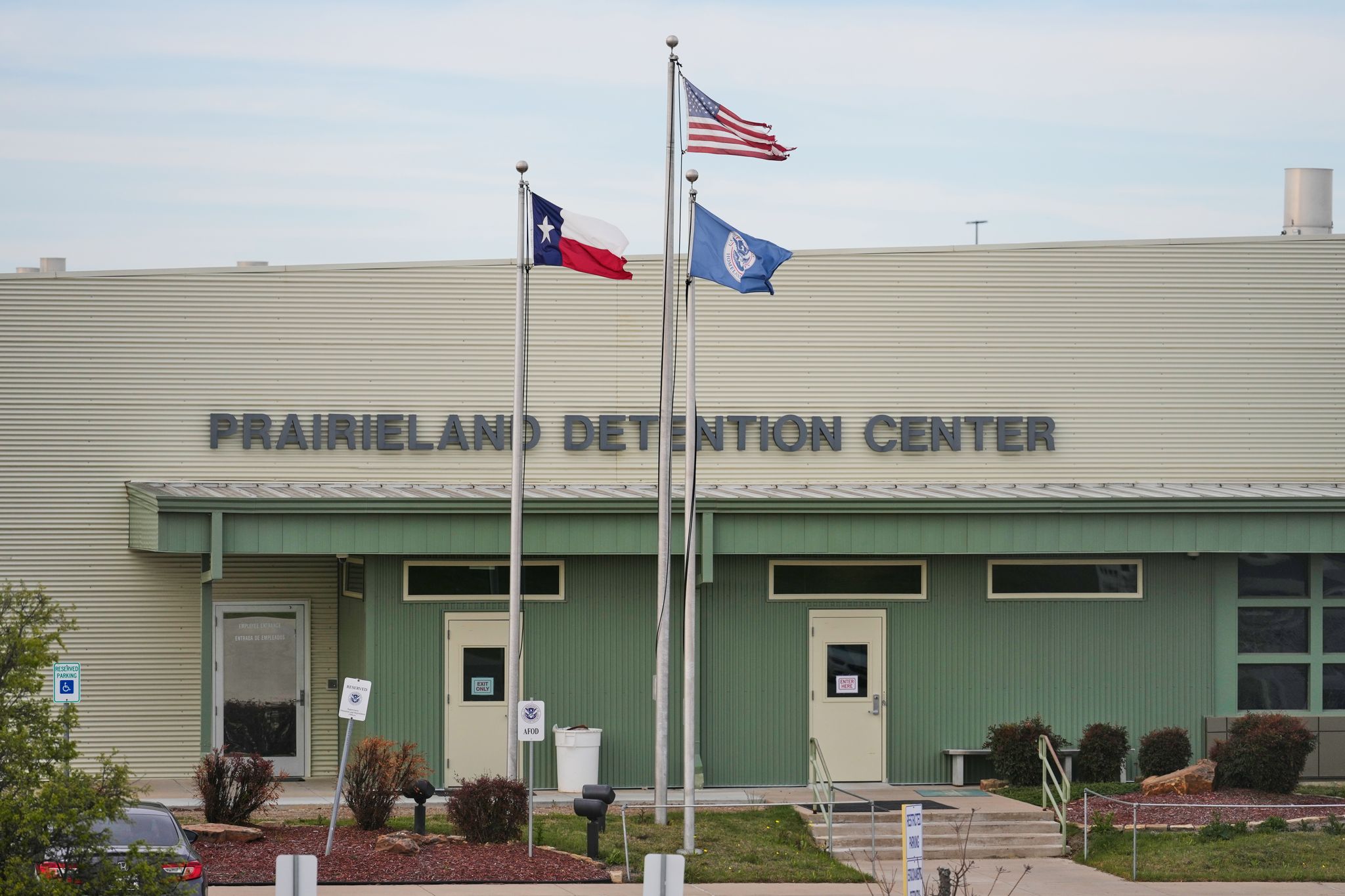 Judges resume sentencing over shooting at Texas immigration facility