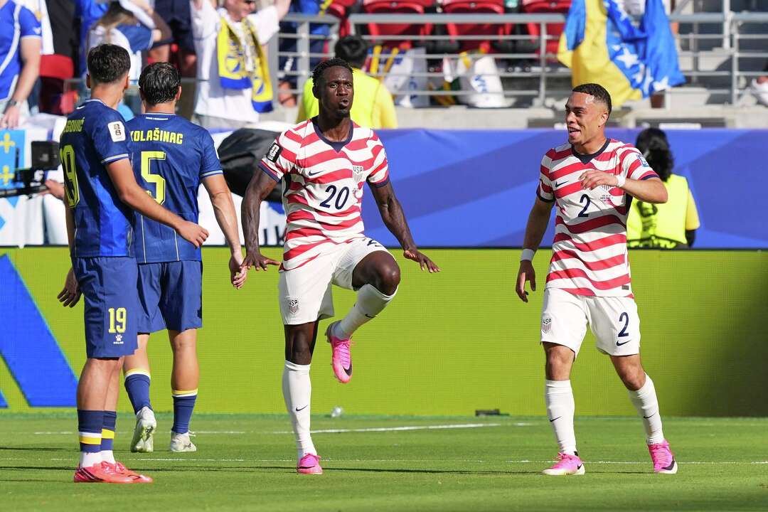 Balogun gets US's go-ahead goal against Bosnia and then red card