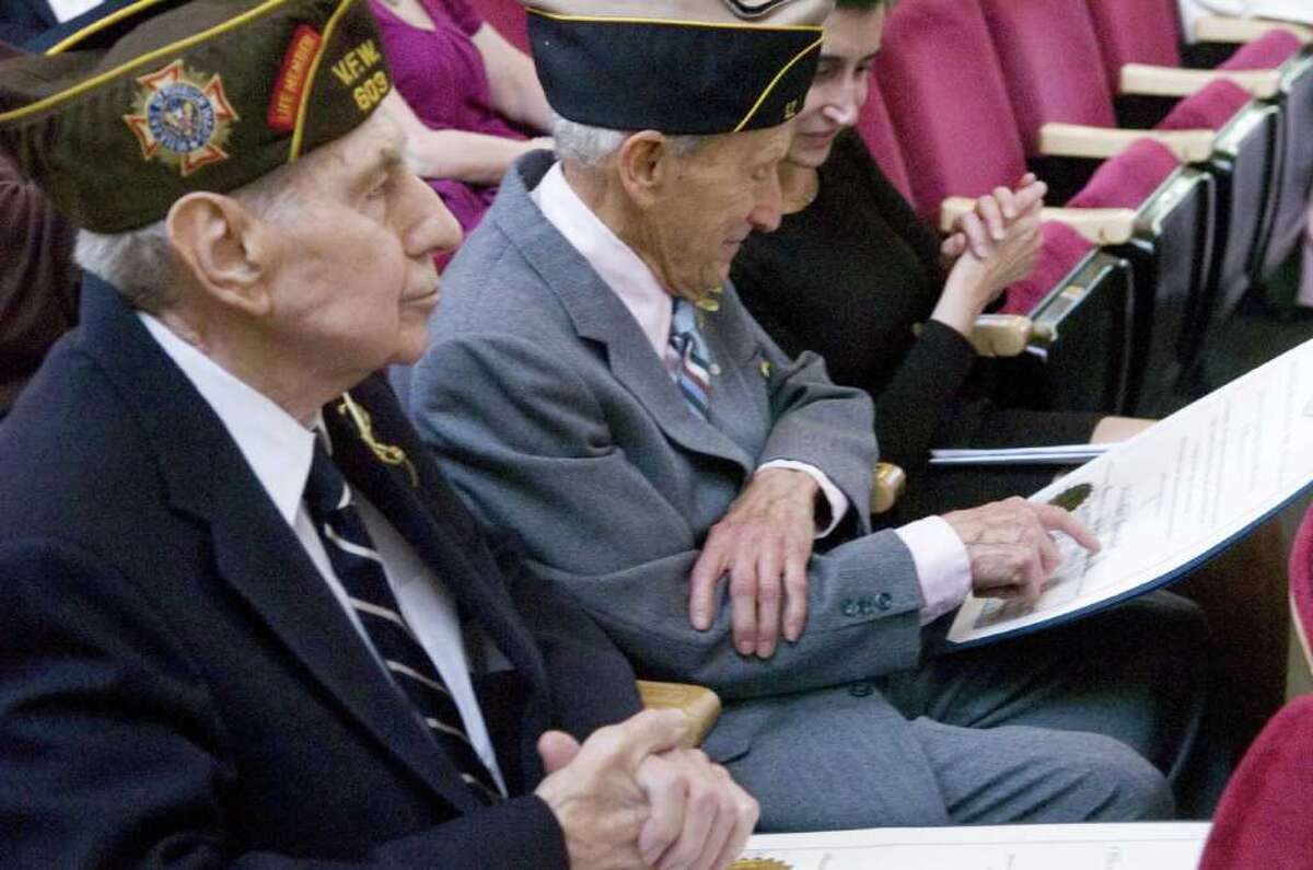 Bysiewicz' ceremonies for veterans criticized, praised