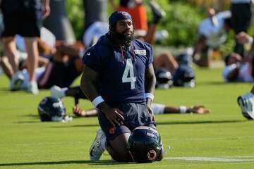 Bears running back D'Andre Swift agrees to 3-year contract extension