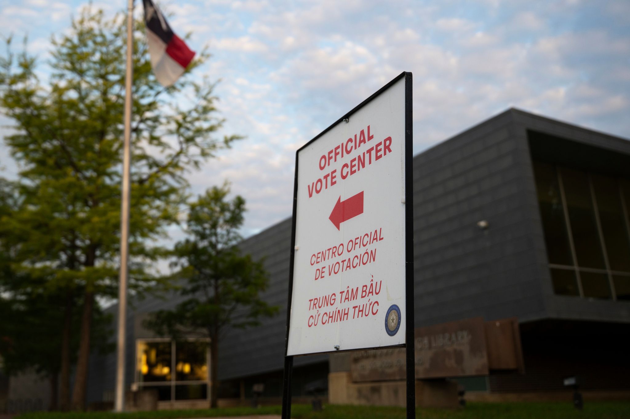 State error in Texas creates huge backlog in voter registration ...