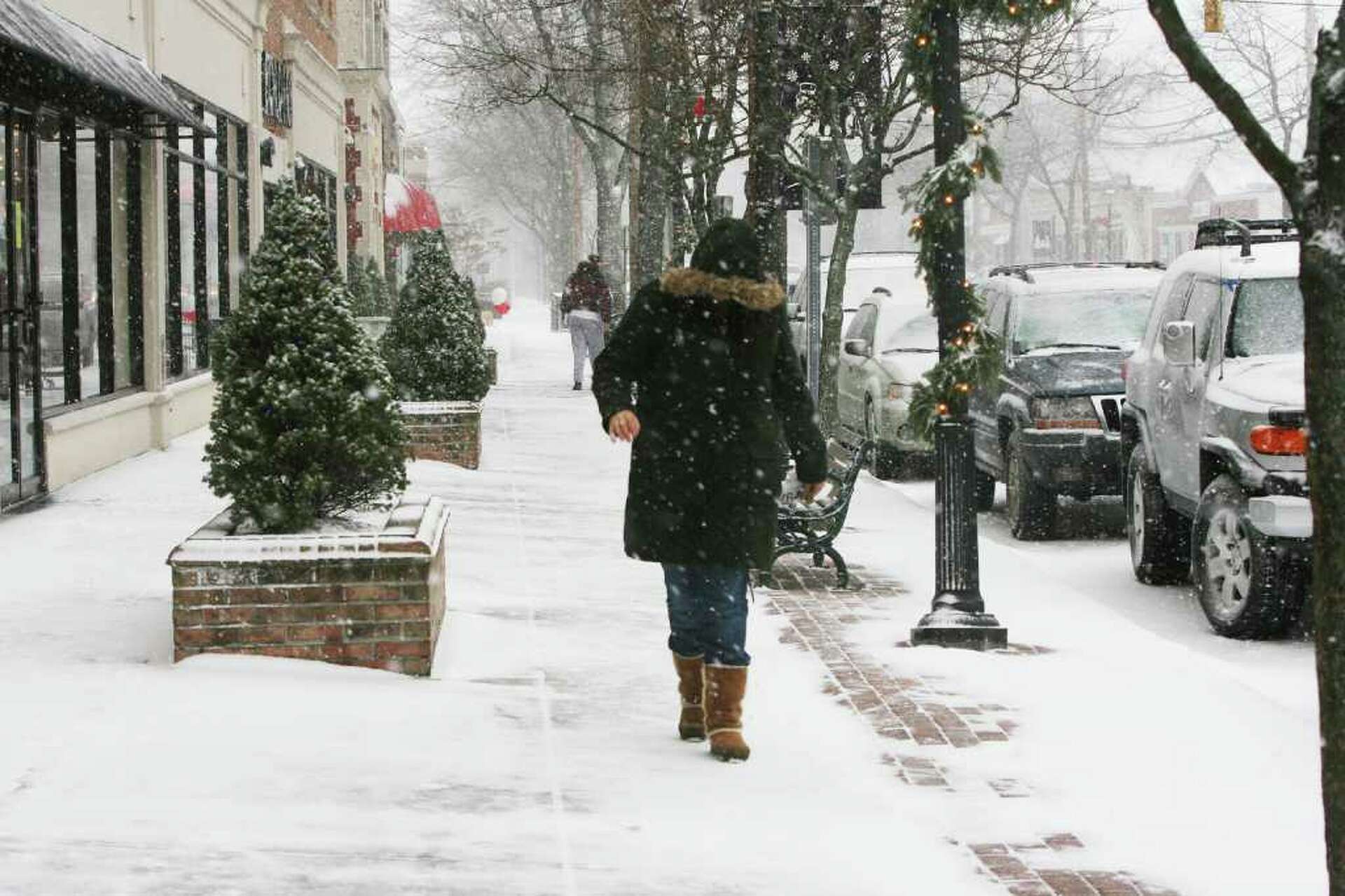 Near-blizzard conditions cripple Greater Danbury area