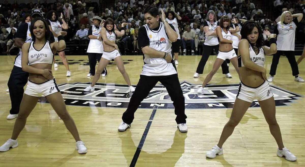 25 types of San Antonio Spurs fans you will meet at the game this season