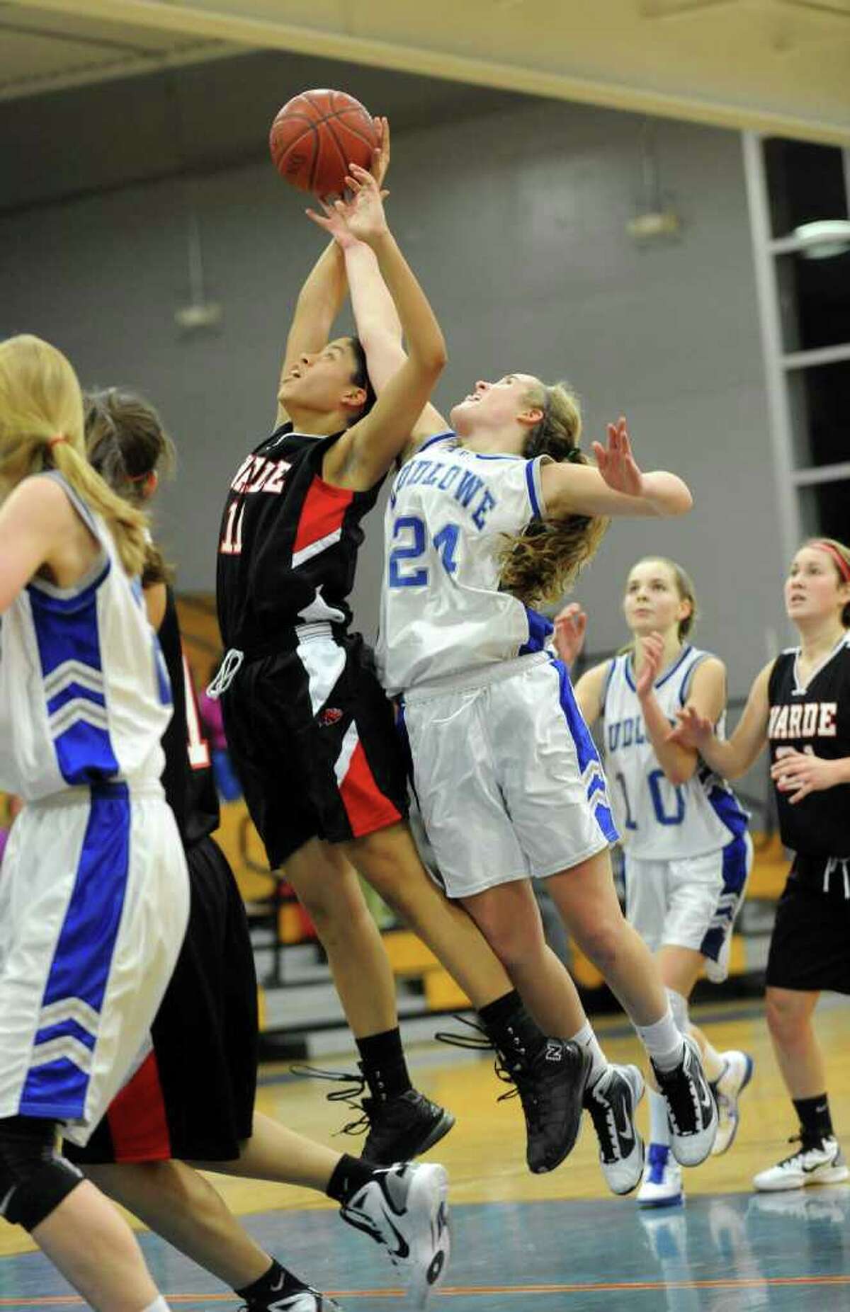 Fairfield Warde crowns Ludlowe for Burger tourney title