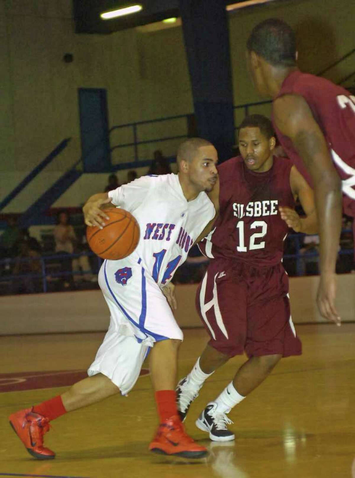 Silsbee boys basketball beats West Brook in Williams' return