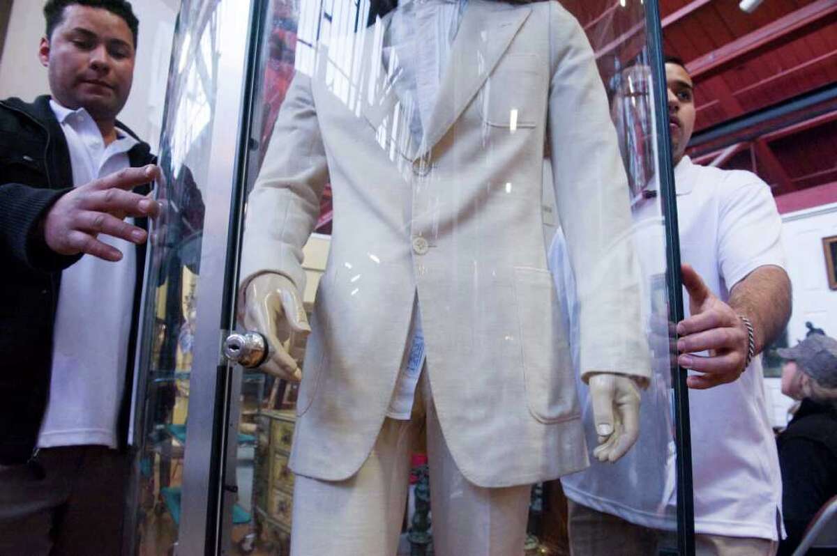 John Lennon 'Abbey Road' suit sells for $46,000