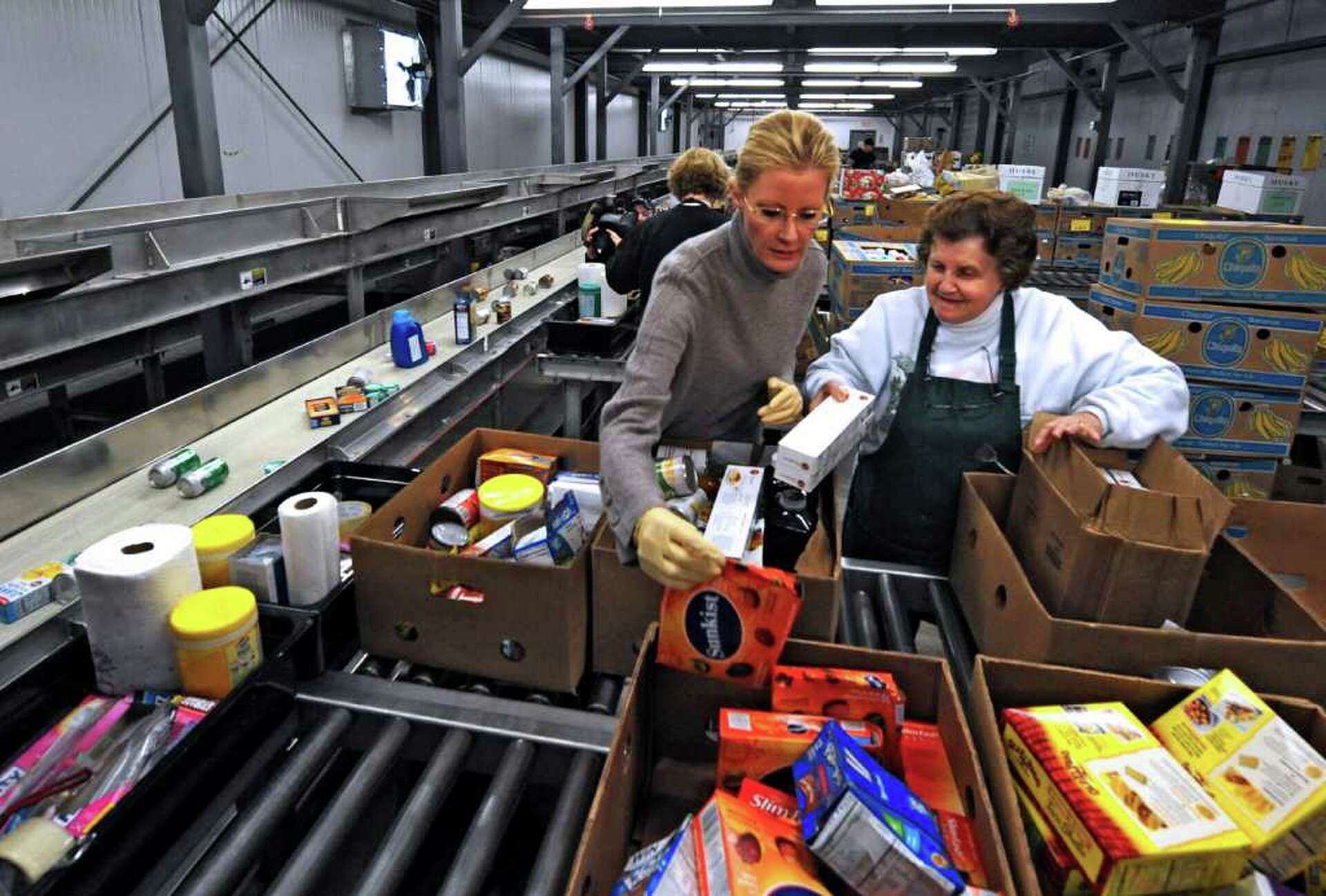 Star's food bank trip a return to roots