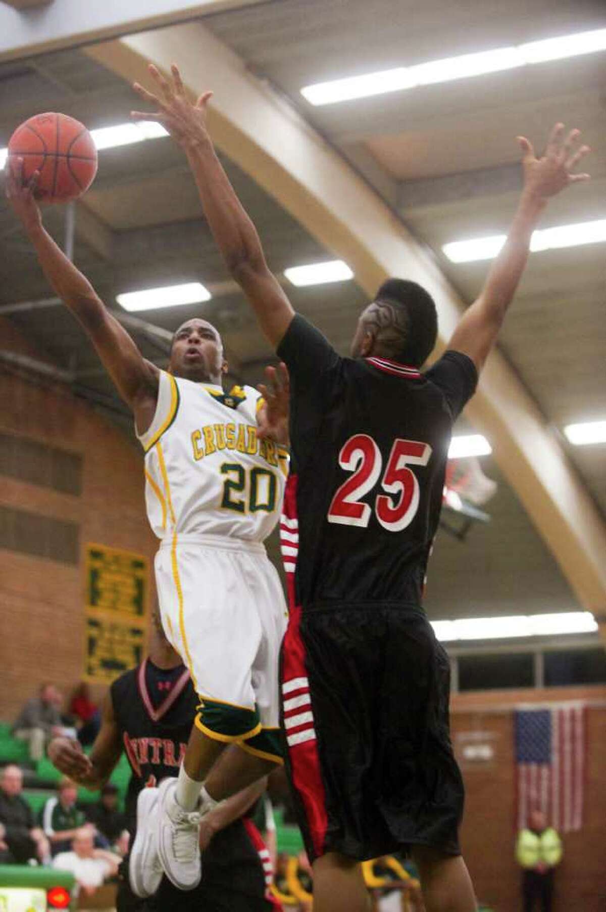 Boykin scores 31 as Trinity holds off Central