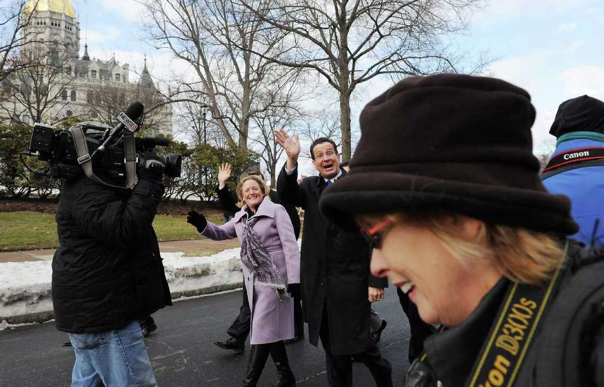 Malloy takes oath as governor at 'crossroads of crisis and opportunity'