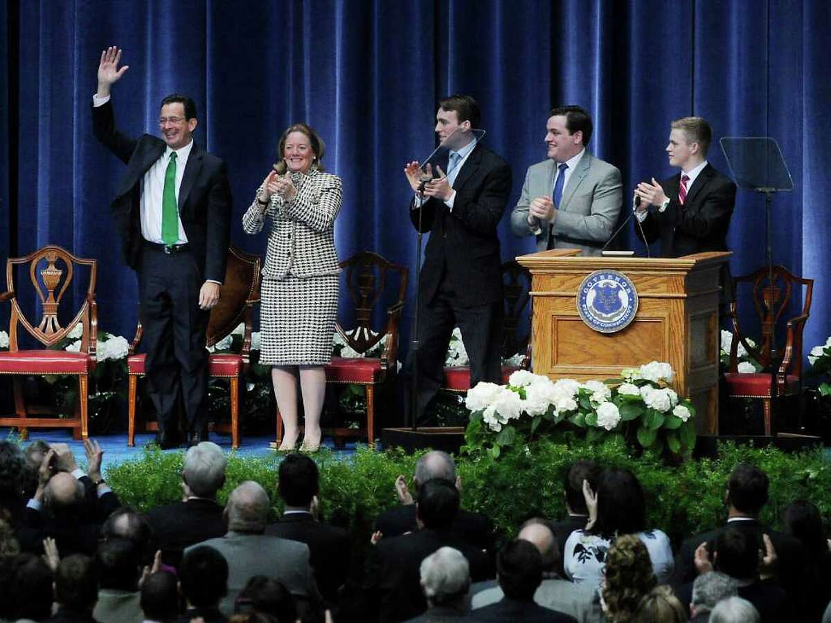 Malloy takes oath as governor at 'crossroads of crisis and opportunity'