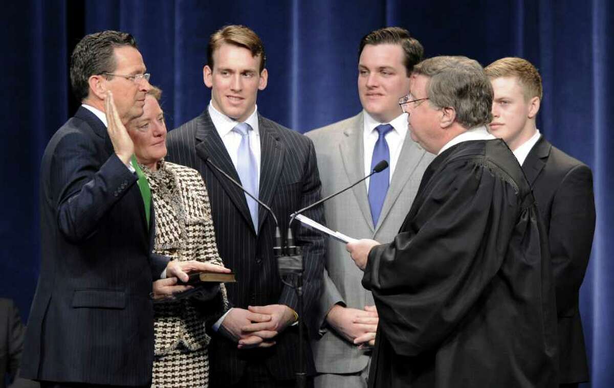 Malloy takes oath as governor at 'crossroads of crisis and opportunity'
