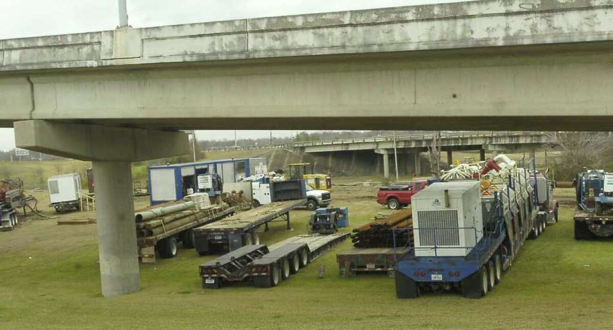 TxDOT bores down to build up new Neches River bridge