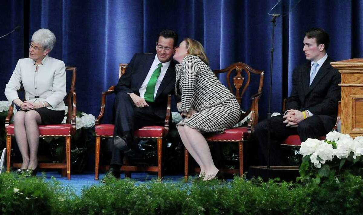 Malloy takes oath as governor at 'crossroads of crisis and opportunity'