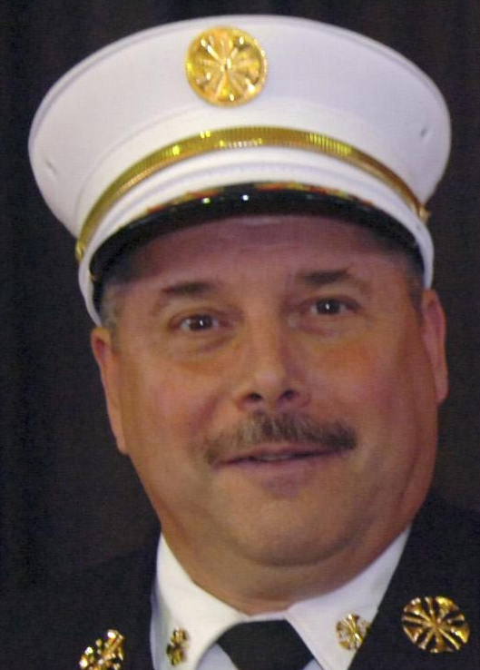 Fire chief's 'thugs' remark ignites career-volunteer controversy
