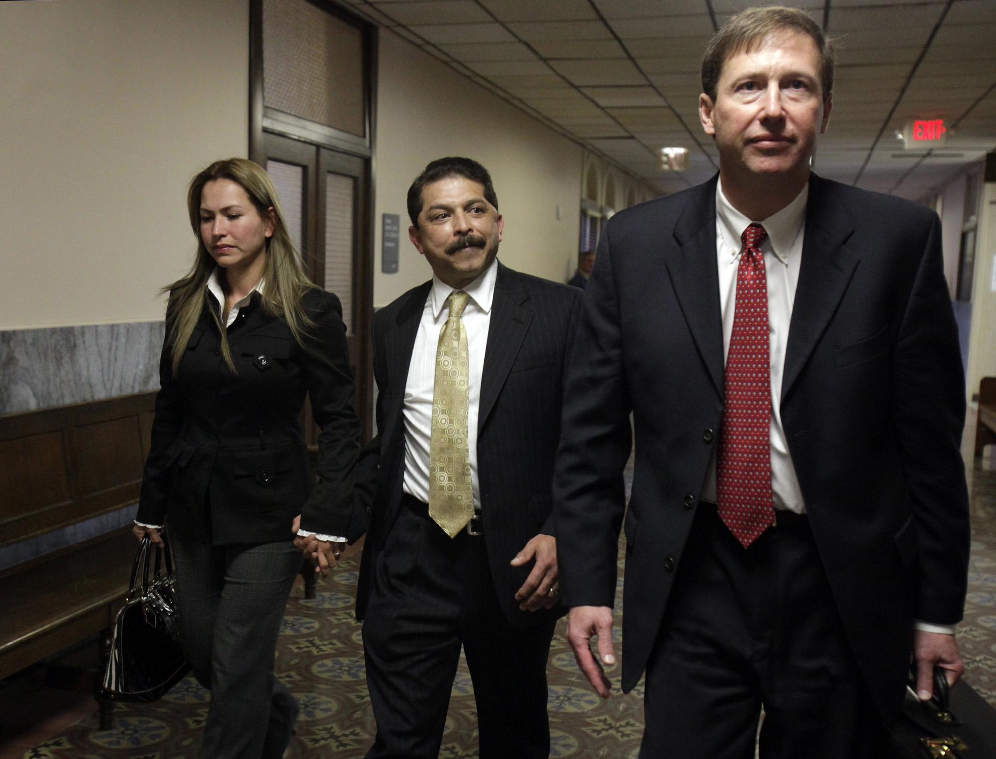 Jurors deliberating in Tejano star's injury trial