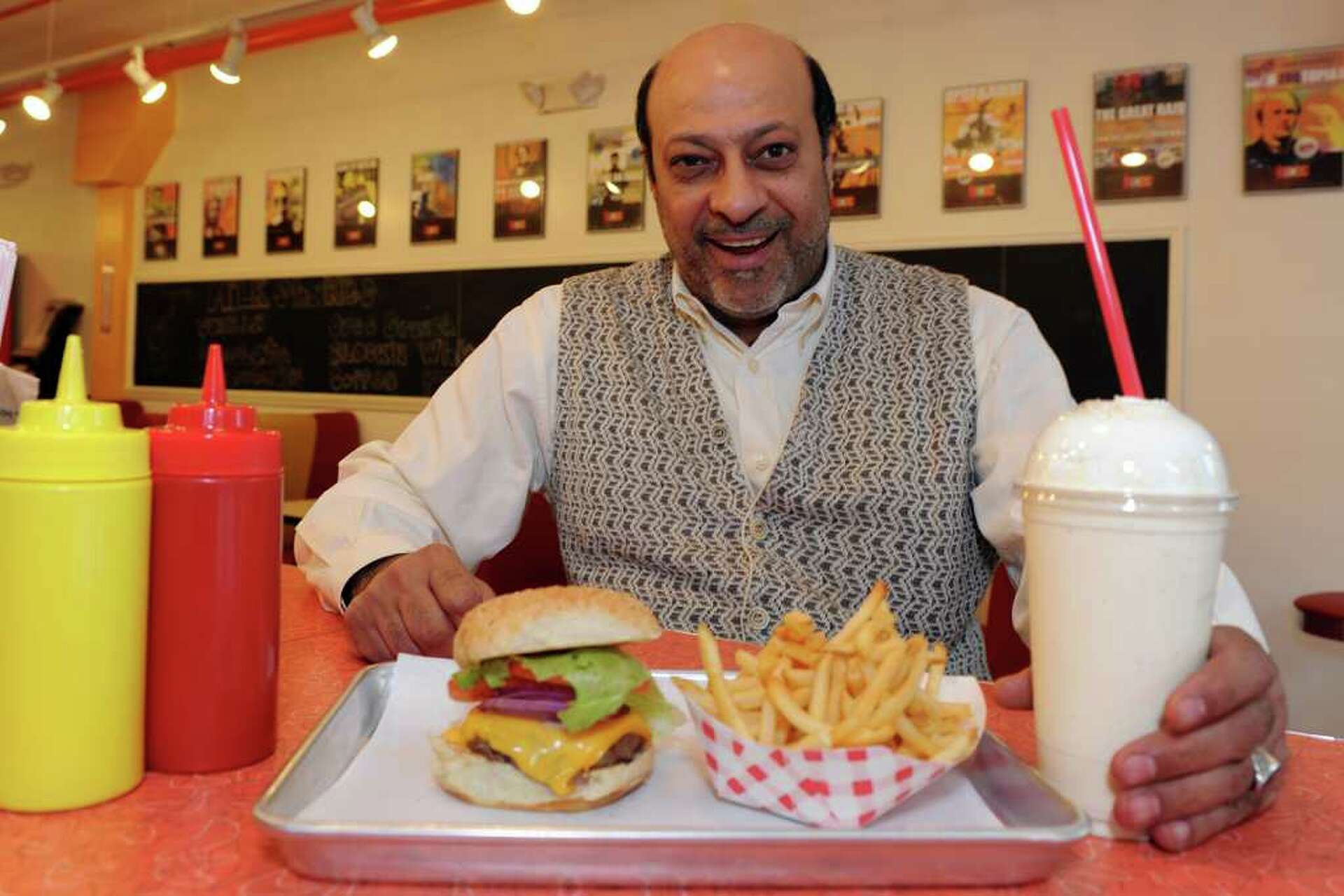 Moe's opens in Bridgeport