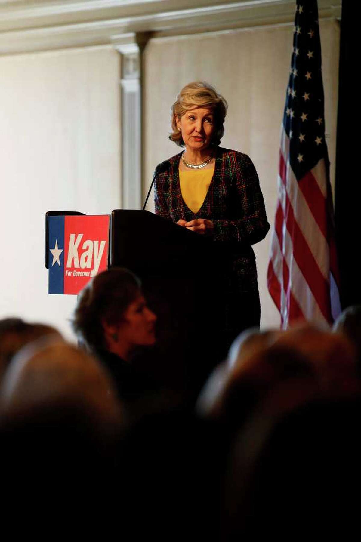 Husband of ex-Sen. Hutchison dies at age 81