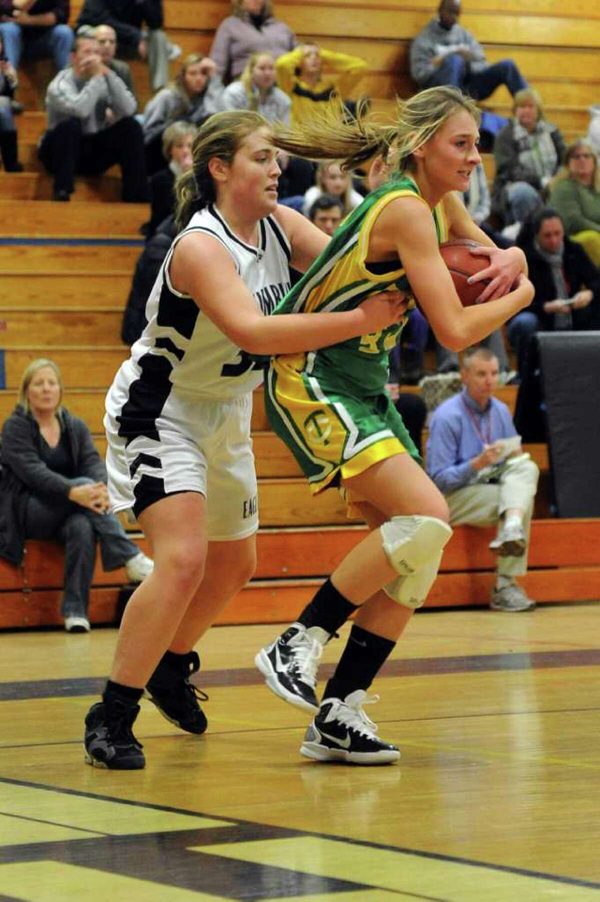Trumbull girls near-flawless in rout of Trinity Catholic